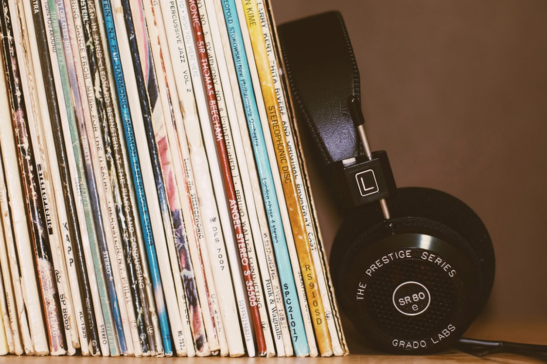 Crate Digging for Vinyl: All You Need to Know - Legend Vinyl